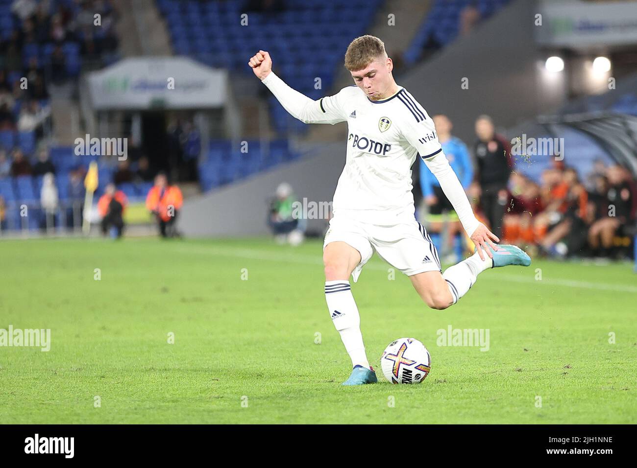 Leif Davis of Leeds United kicks the ball Stock Photo - Alamy