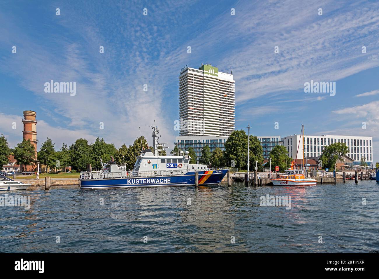 Old coastguard hotel hi-res stock photography and images - Alamy