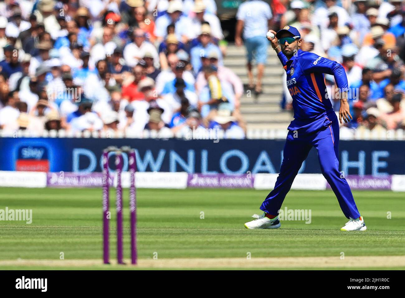 Suryakumar Yadav of India throws the ball to the stumps Stock Photo - Alamy
