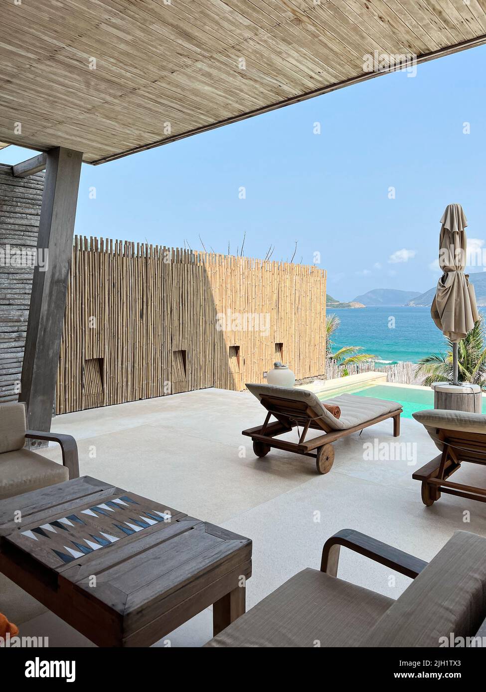 Sundeck and beach hi-res stock photography and images - Alamy