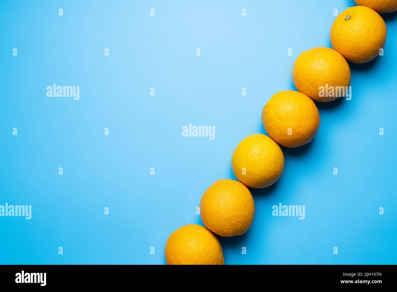 Row fresh oranges top hi-res stock photography and images - Alamy
