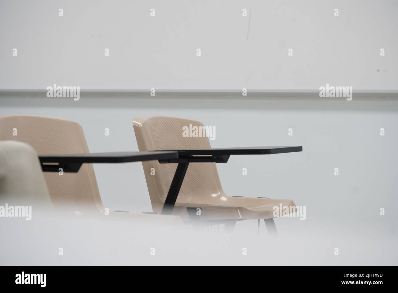 Empty lecture hall chalkboard hi-res stock photography and images - Alamy