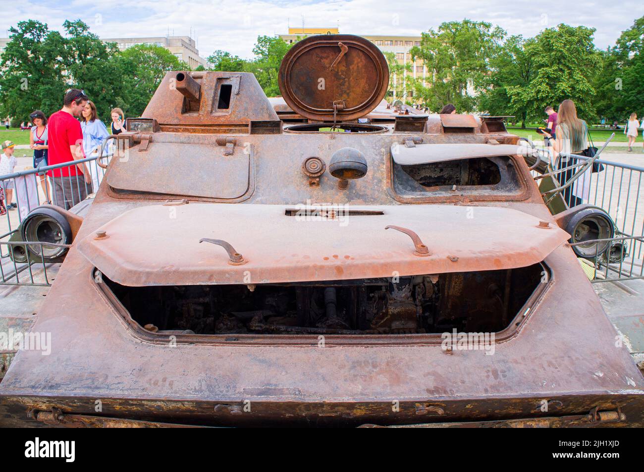 9K114 Shturm Anti-tank Missile System (photo), 2S34 Khosta Self ...