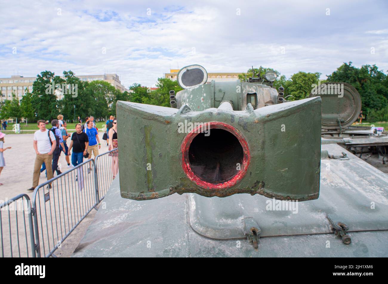 9K114 Shturm Anti-tank Missile System, 2S34 Khosta Self-propelled ...