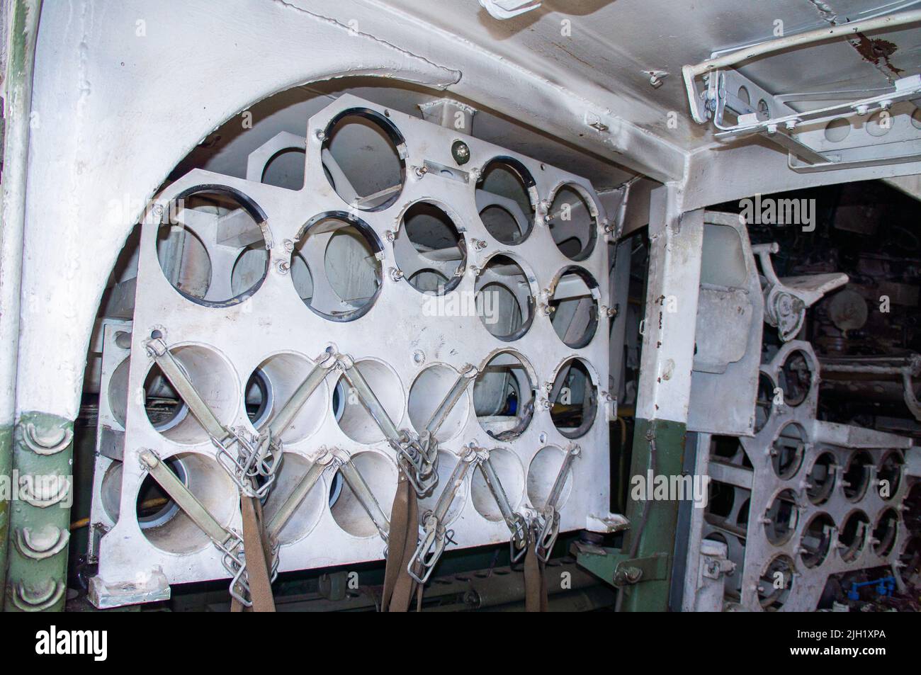 9K114 Shturm Anti-tank Missile System, 2S34 Khosta Self-propelled ...