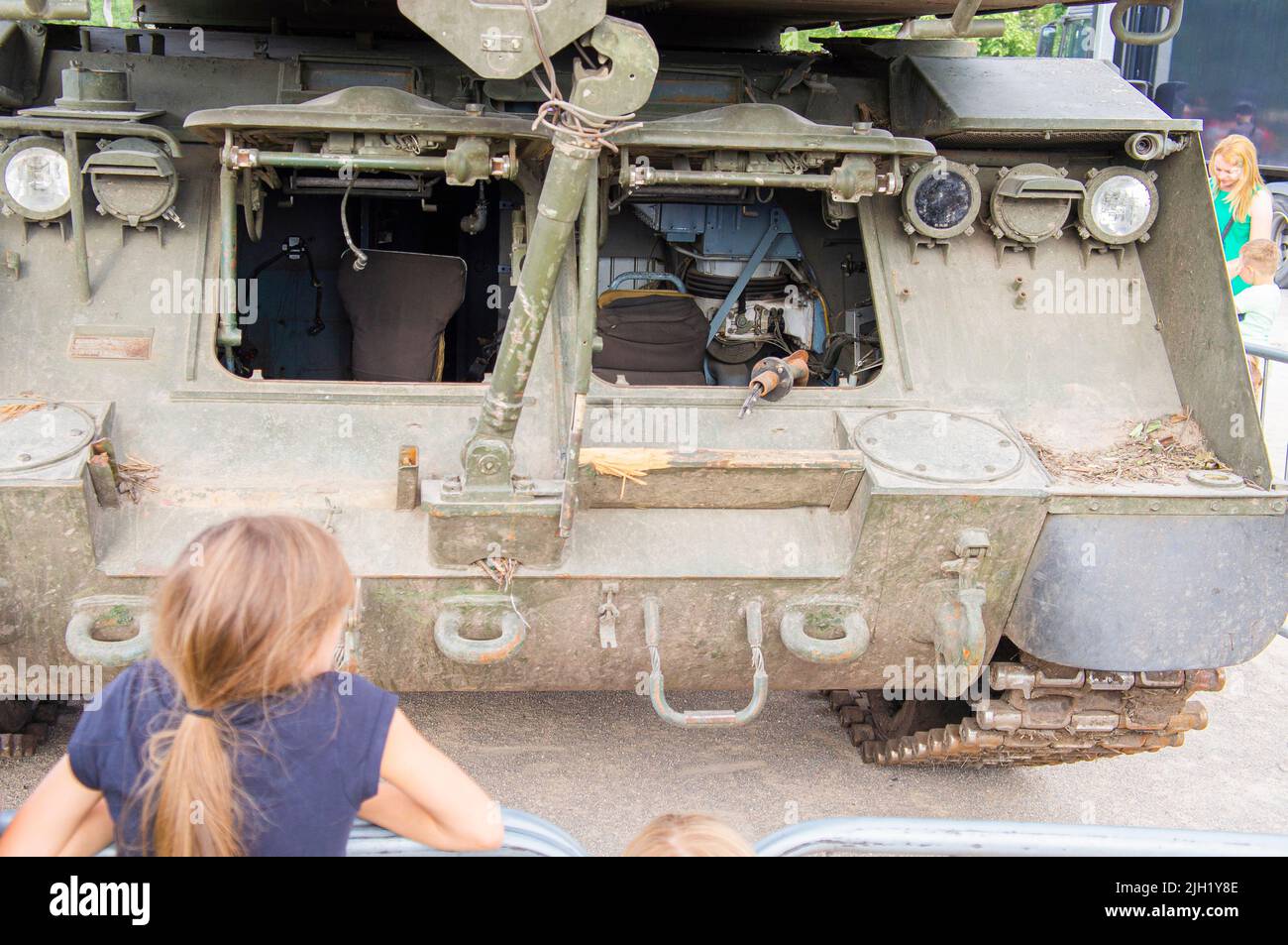 9K114 Shturm Anti-tank Missile System, 2S34 Khosta Self-propelled ...