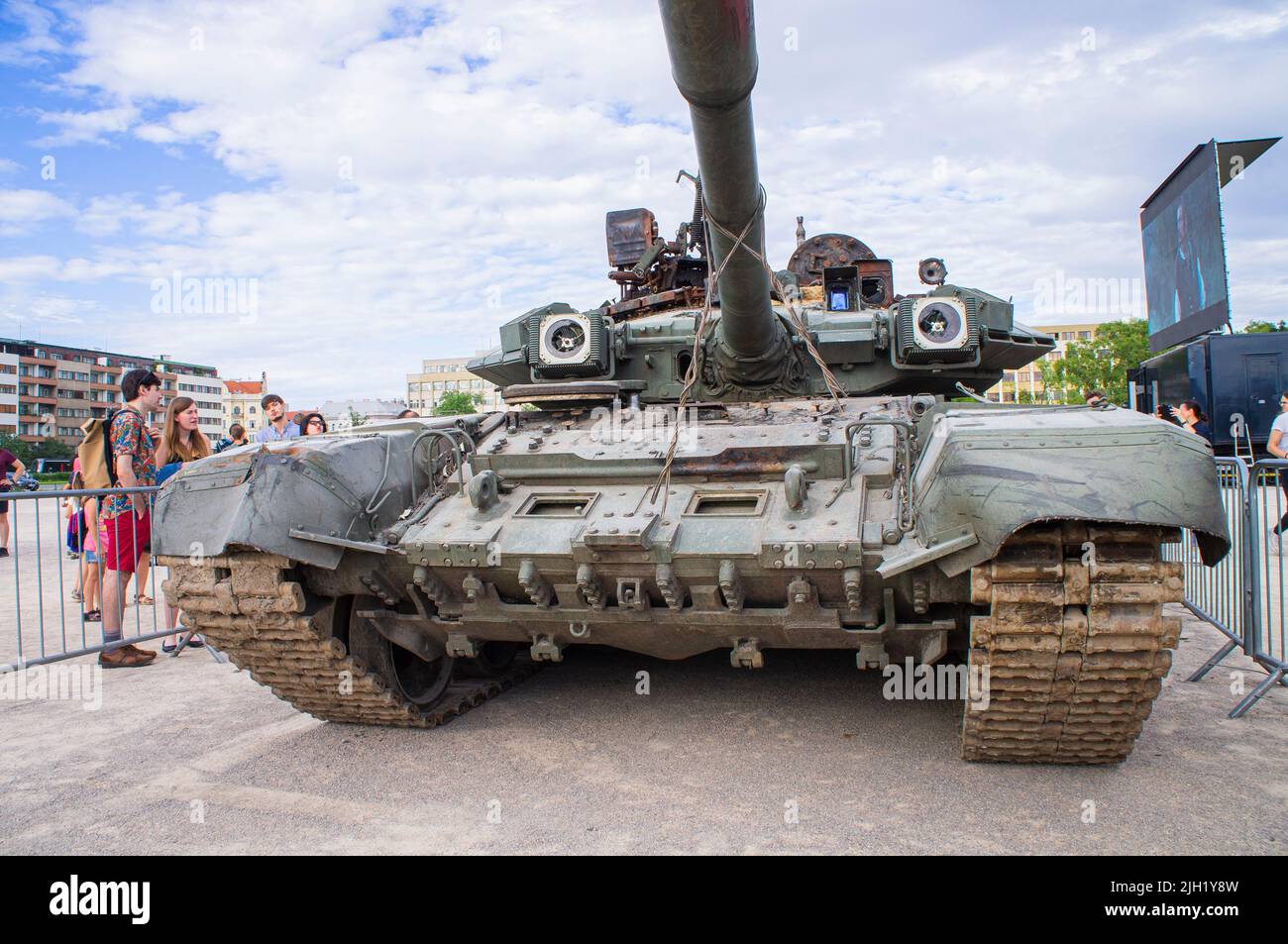 9K114 Shturm Anti-tank Missile System, 2S34 Khosta Self-propelled ...