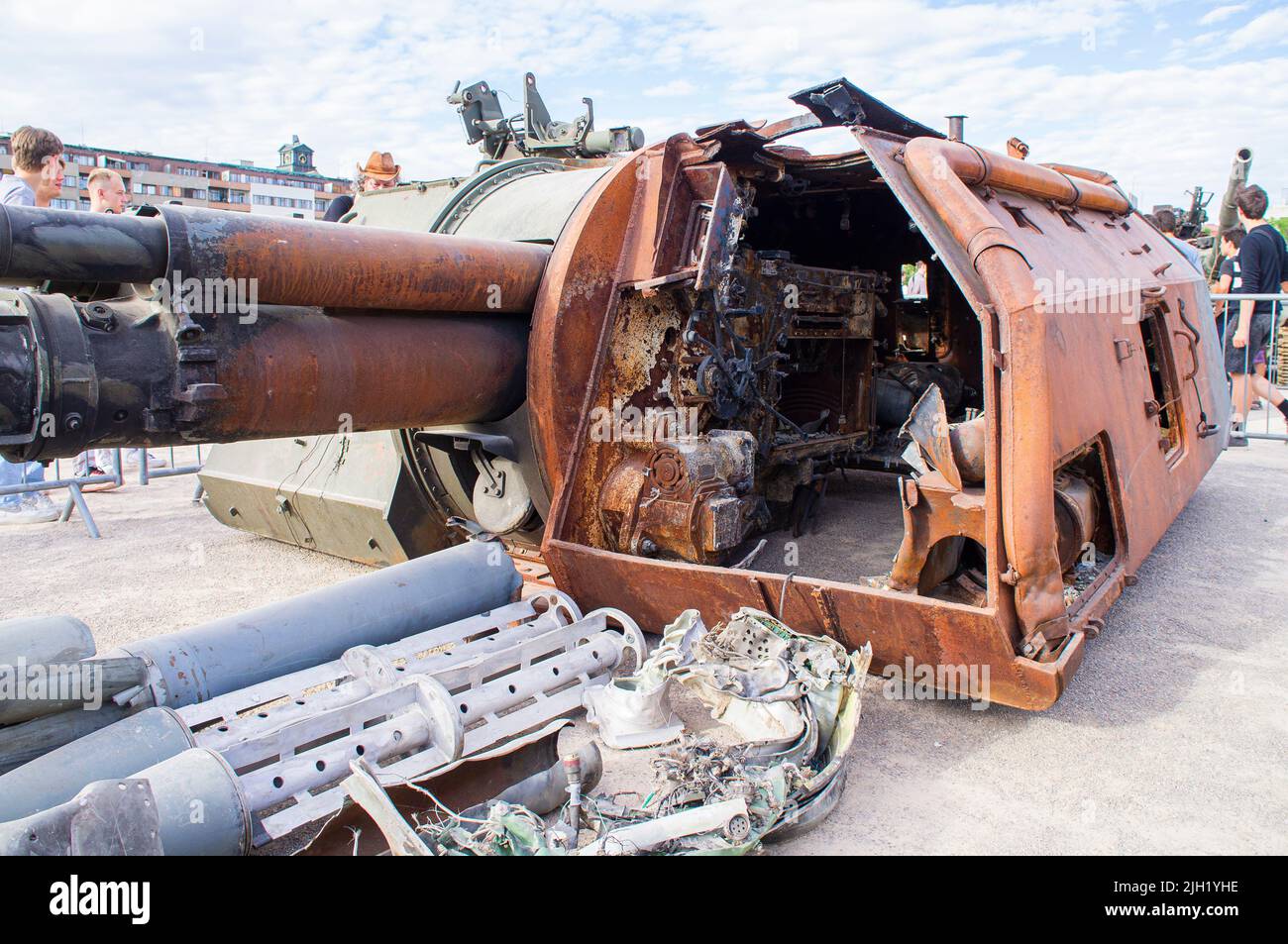 9K114 Shturm Anti-tank Missile System, 2S34 Khosta Self-propelled ...