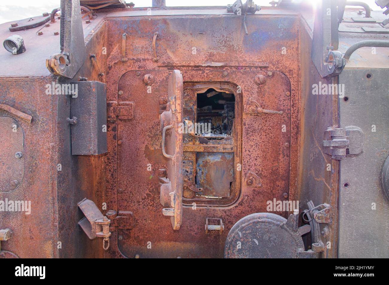 9K114 Shturm Anti-tank Missile System, 2S34 Khosta Self-propelled ...