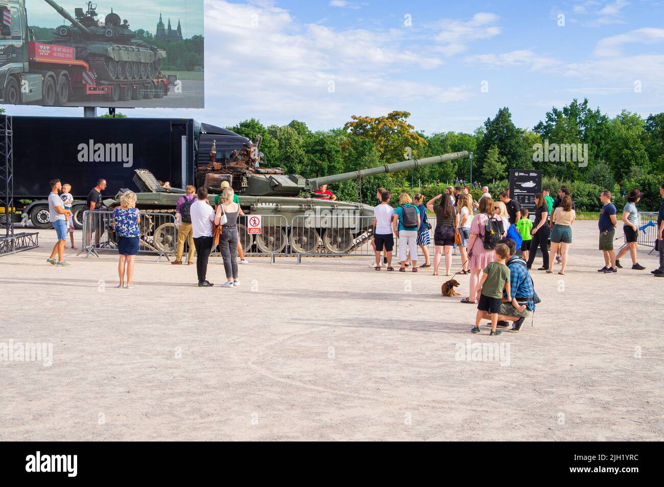 9K114 Shturm Anti-tank Missile System, 2S34 Khosta Self-propelled ...