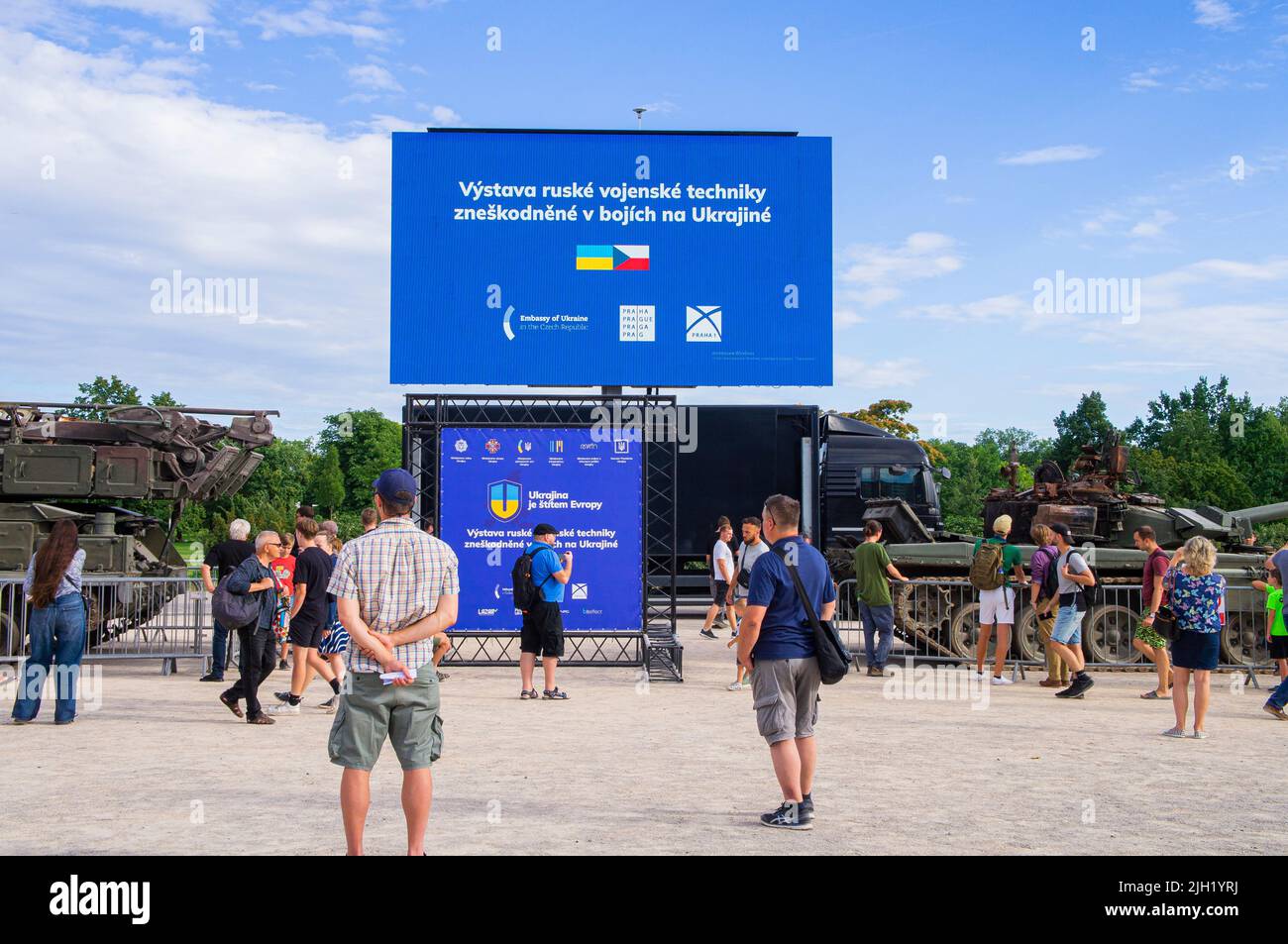 9K114 Shturm Anti-tank Missile System, 2S34 Khosta Self-propelled ...