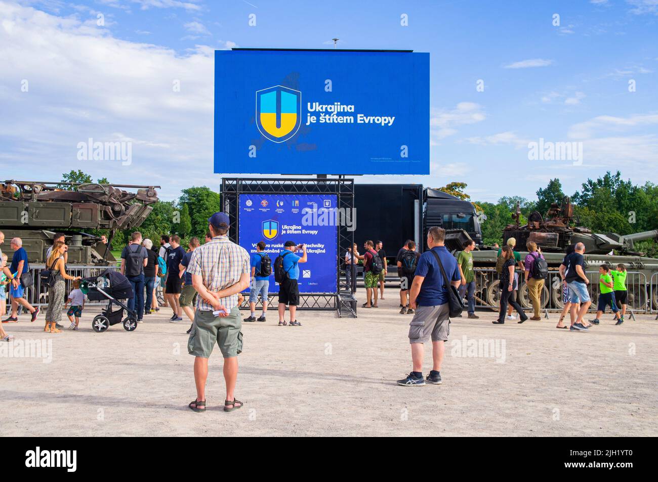 9K114 Shturm Anti-tank Missile System, 2S34 Khosta Self-propelled ...