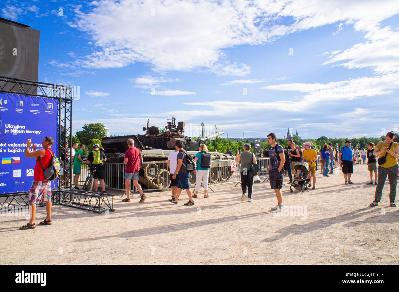 9K114 Shturm Anti-tank Missile System, 2S34 Khosta Self-propelled ...