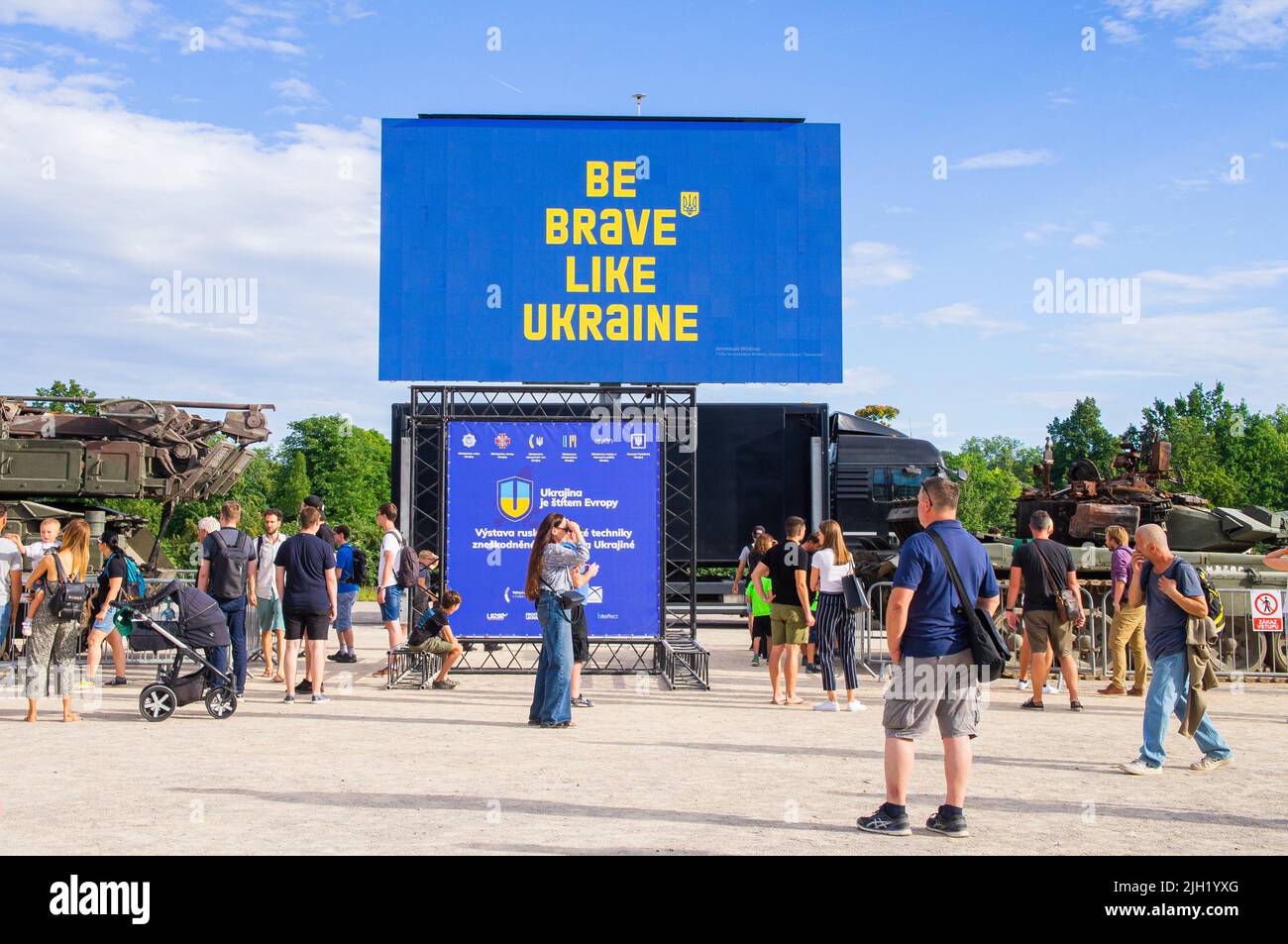 9K114 Shturm Anti-tank Missile System, 2S34 Khosta Self-propelled ...