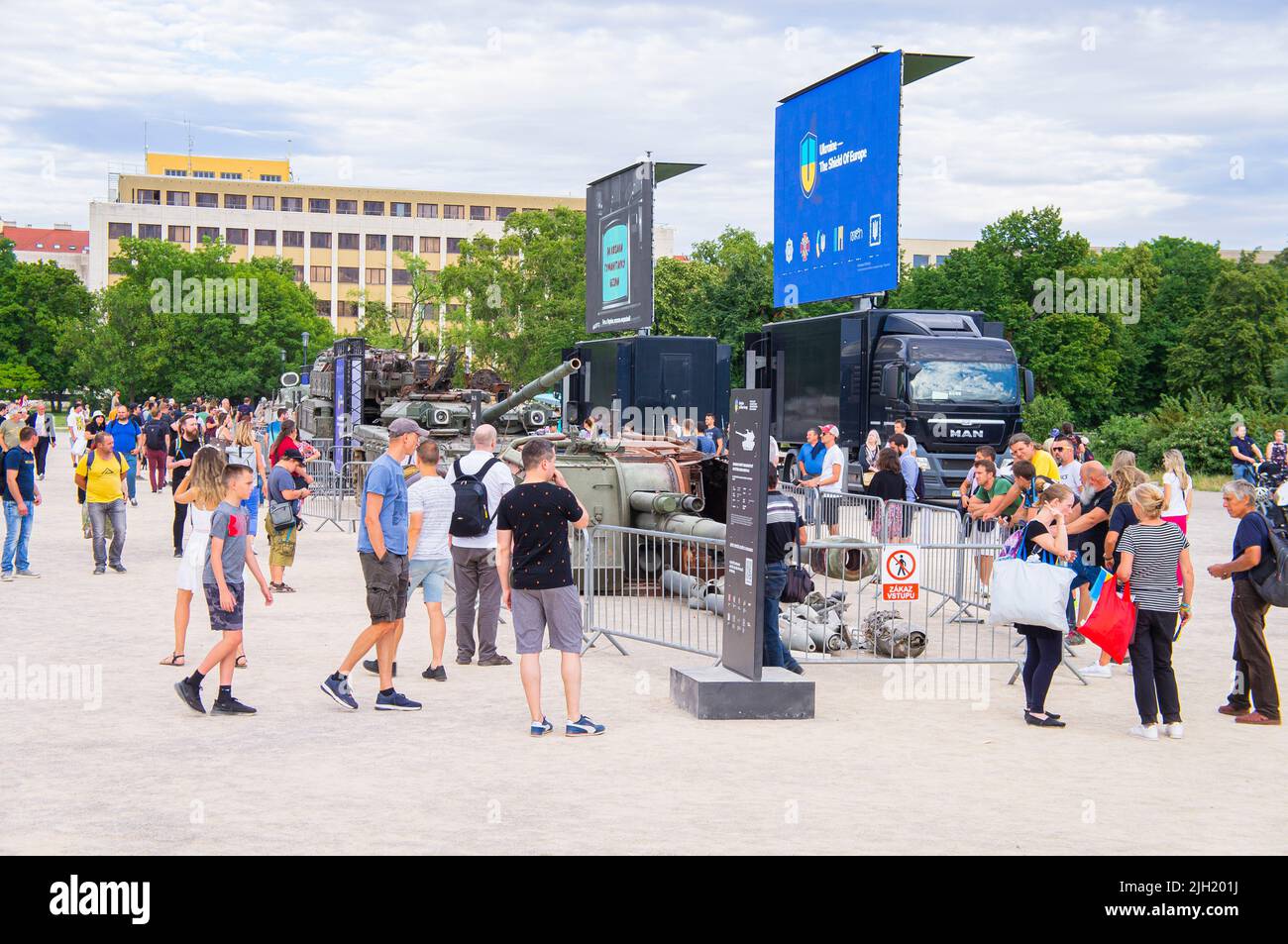 9K114 Shturm Anti-tank Missile System, 2S34 Khosta Self-propelled ...
