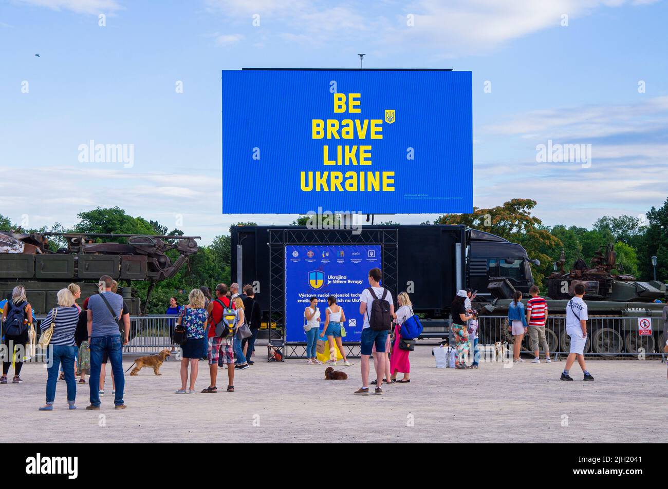 9K114 Shturm Anti-tank Missile System, 2S34 Khosta Self-propelled ...