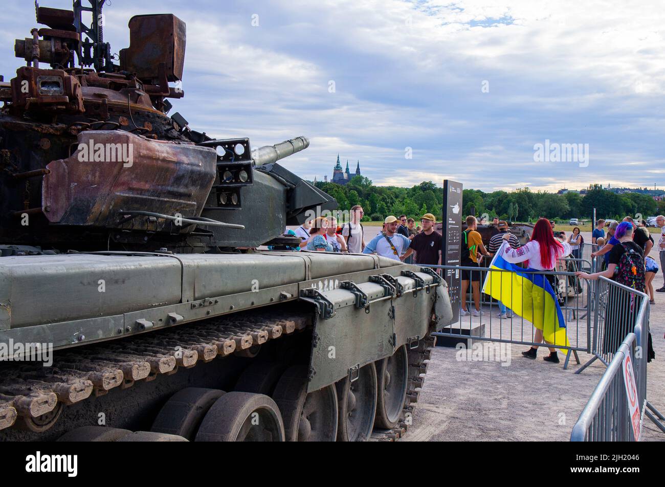 9K114 Shturm Anti-tank Missile System, 2S34 Khosta Self-propelled ...