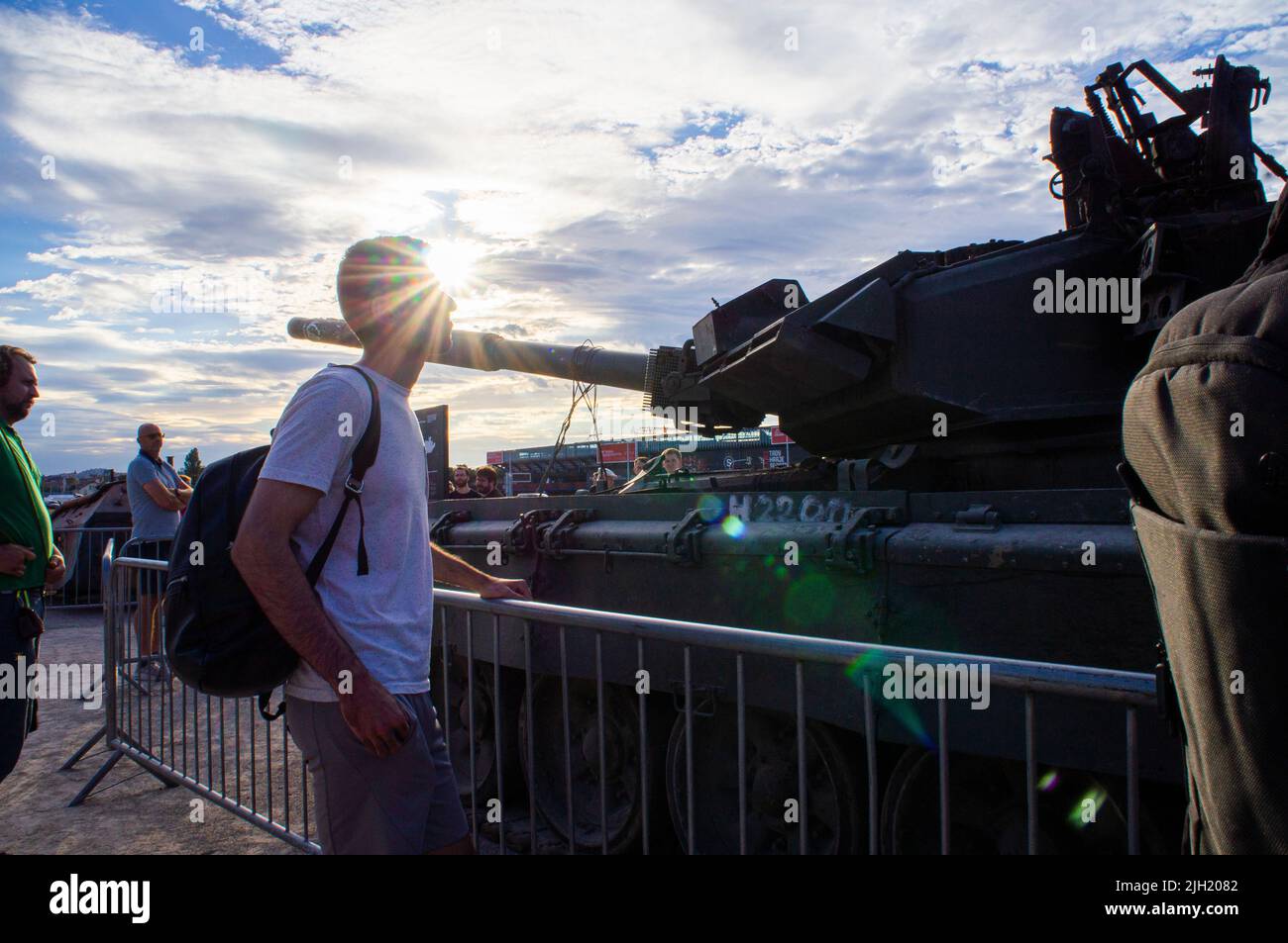 9K114 Shturm Anti-tank Missile System, 2S34 Khosta Self-propelled ...