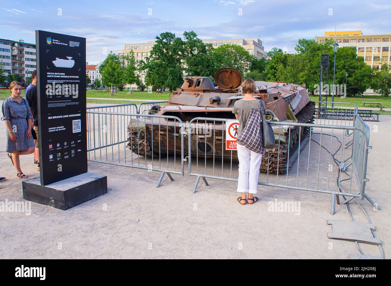 9K114 Shturm Anti-tank Missile System (photo), 2S34 Khosta Self ...