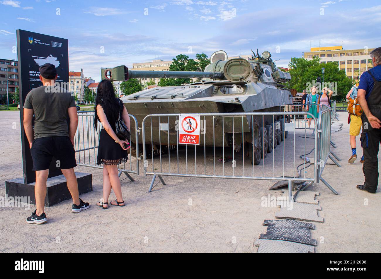 9K114 Shturm Anti-tank Missile System, 2S34 Khosta Self-propelled ...