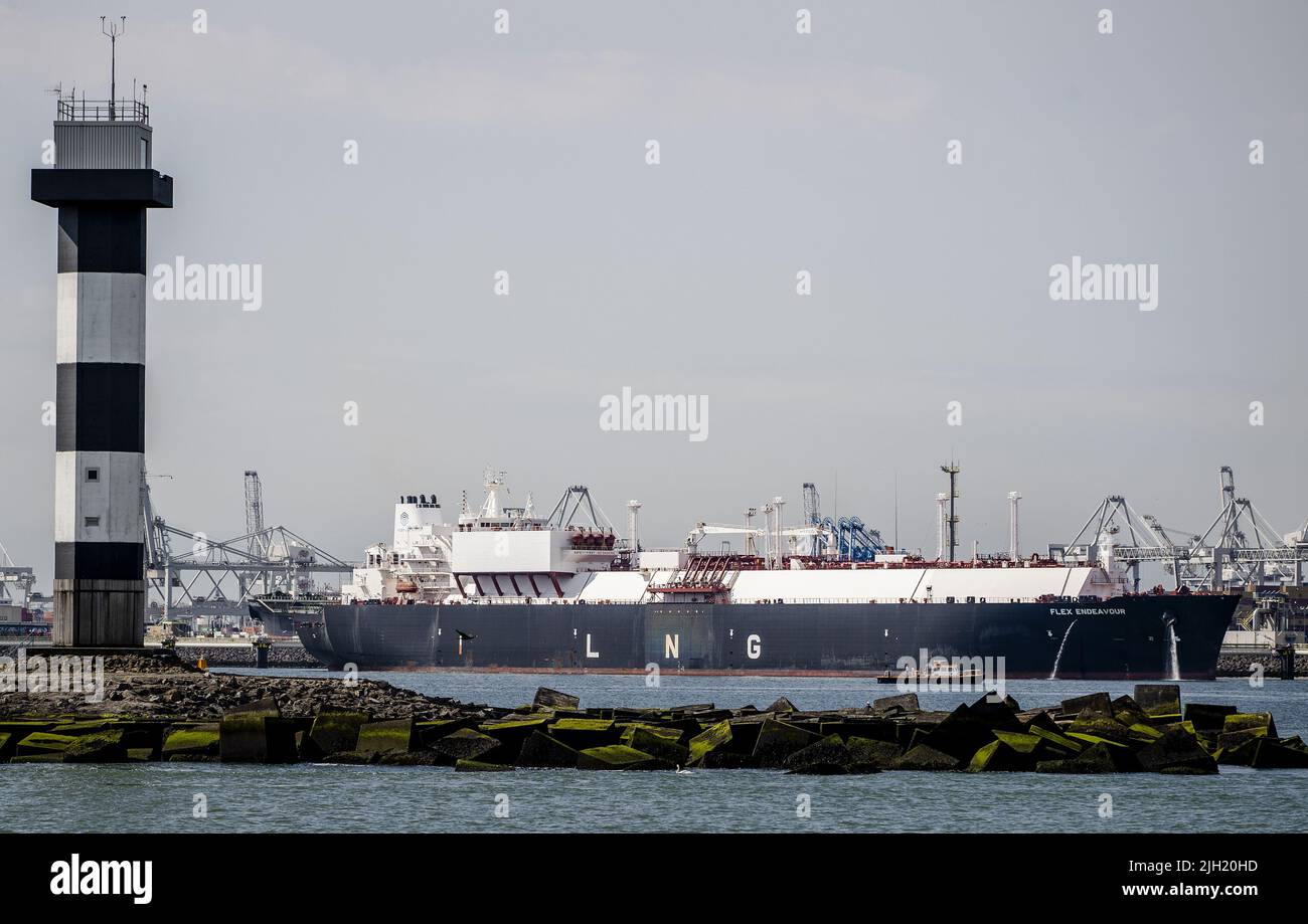 2022-07-14 11:06:52 ROTTERDAM - A ship with LNG at the LNG terminal ...