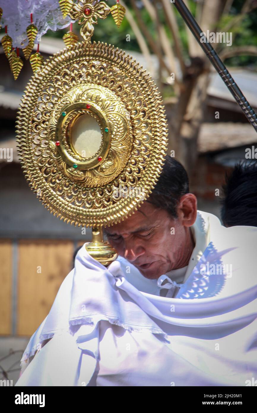 Fr paul htun hla hi-res stock photography and images - Alamy