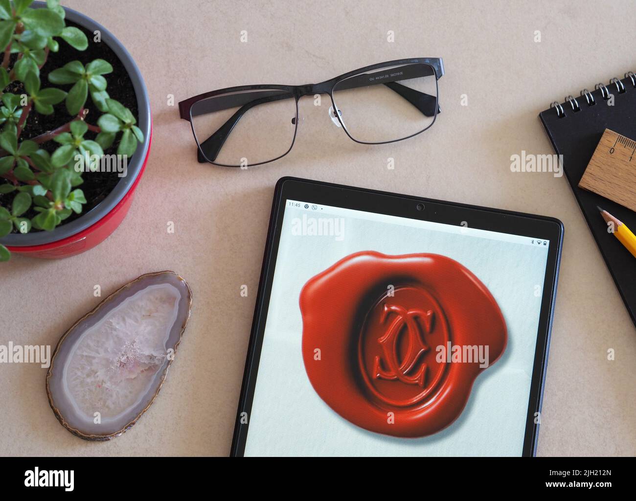 Cartier logo logos hi-res stock photography and images - Alamy
