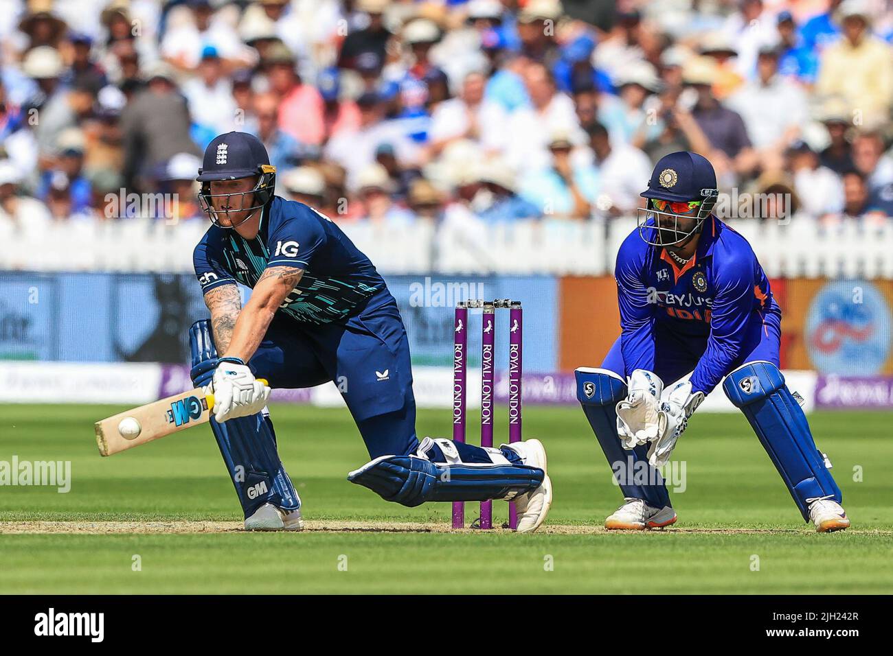 Reverse paddle sweep hi-res stock photography and images - Alamy