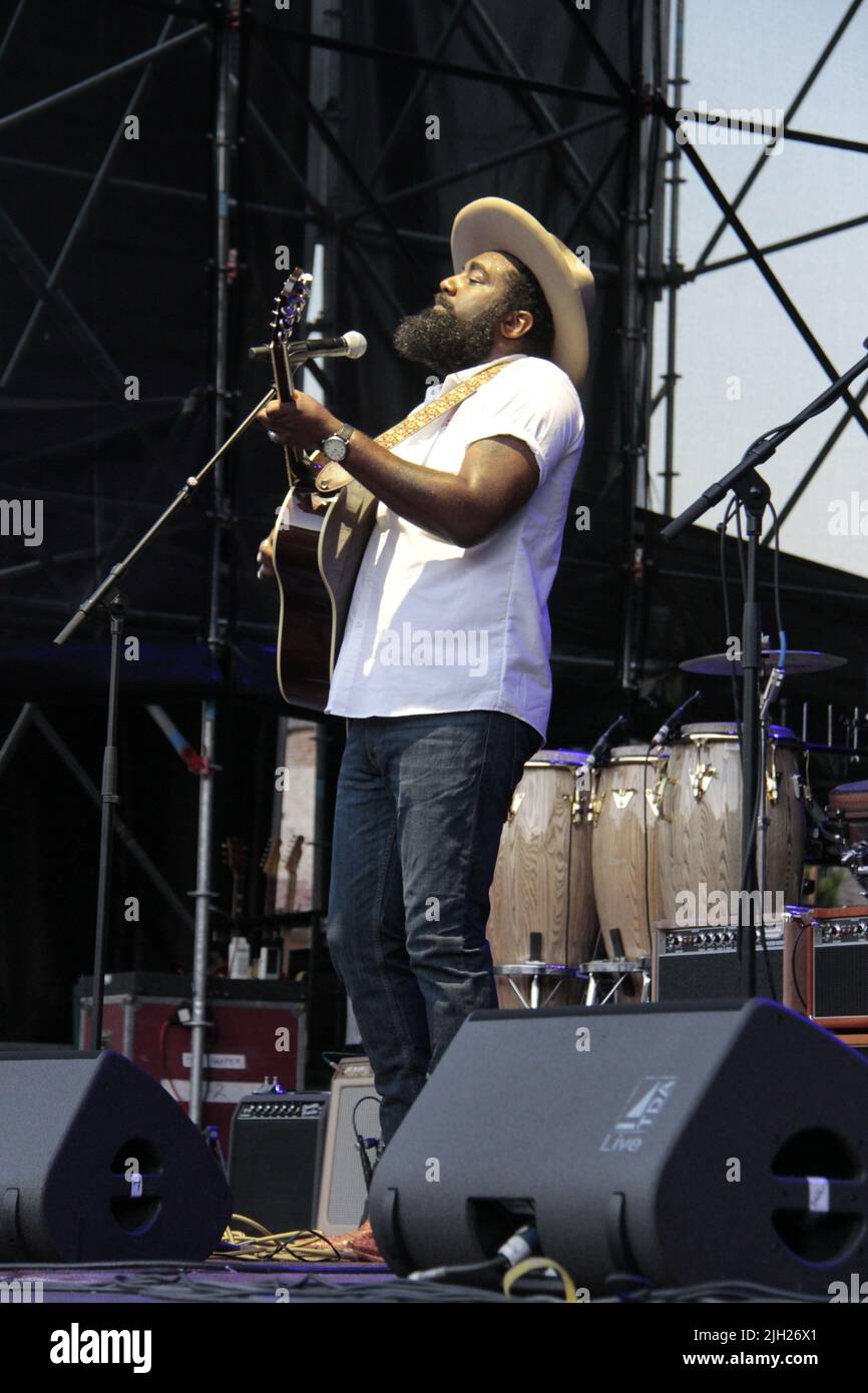 American singer songwr hi-res stock photography and images - Alamy