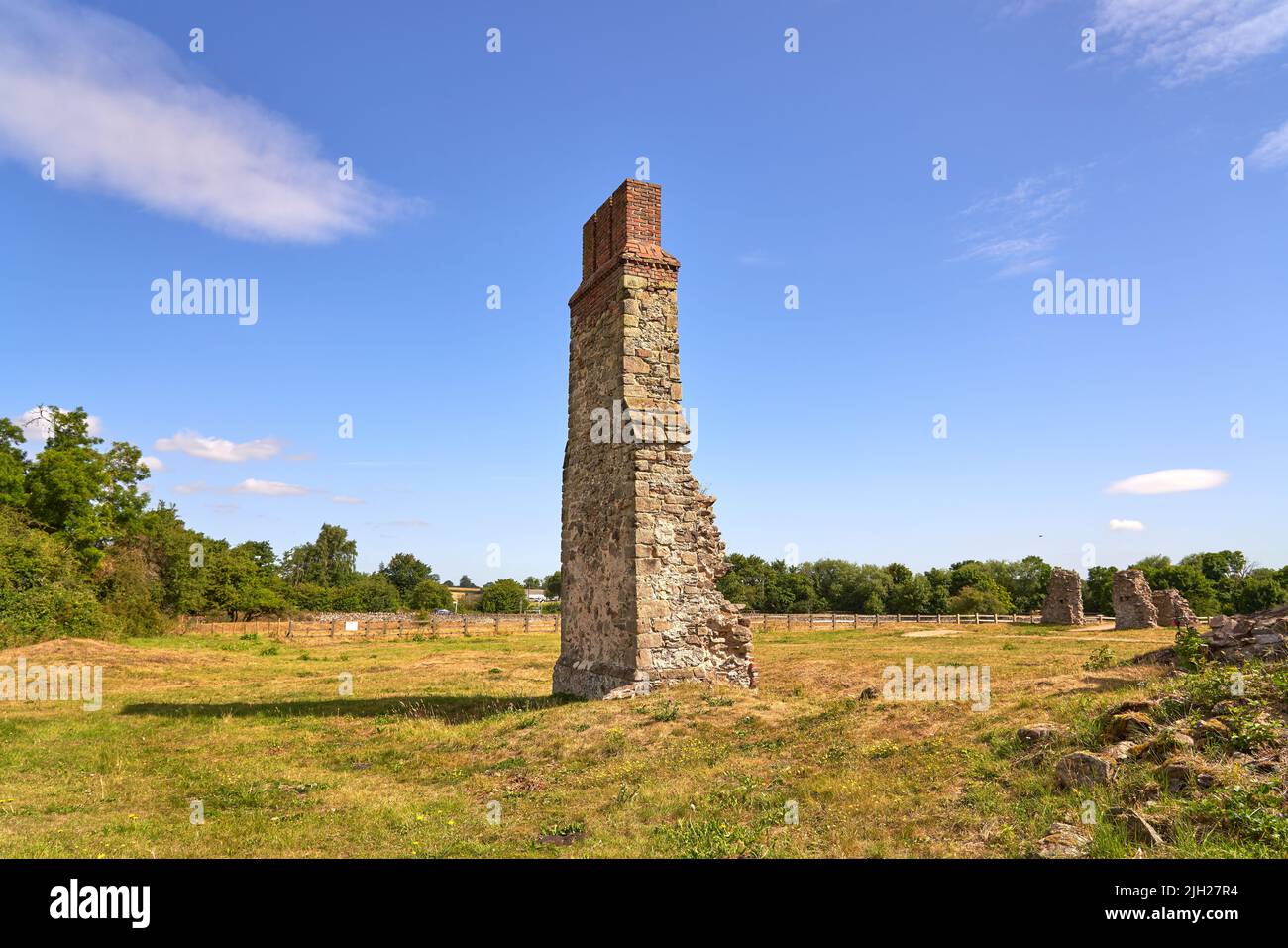 Medieval nunnery england hi-res stock photography and images - Alamy