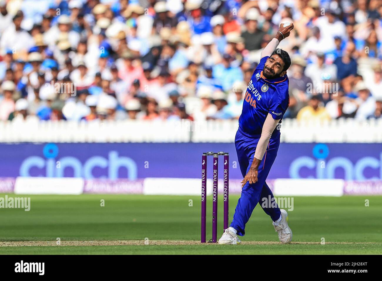 Jasprit Bumrah of India delivers the ball Stock Photo - Alamy