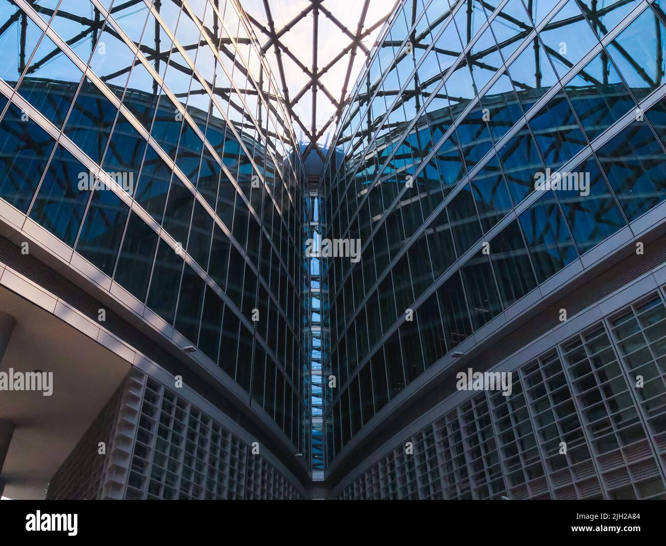Business center of milan hi-res stock photography and images - Alamy