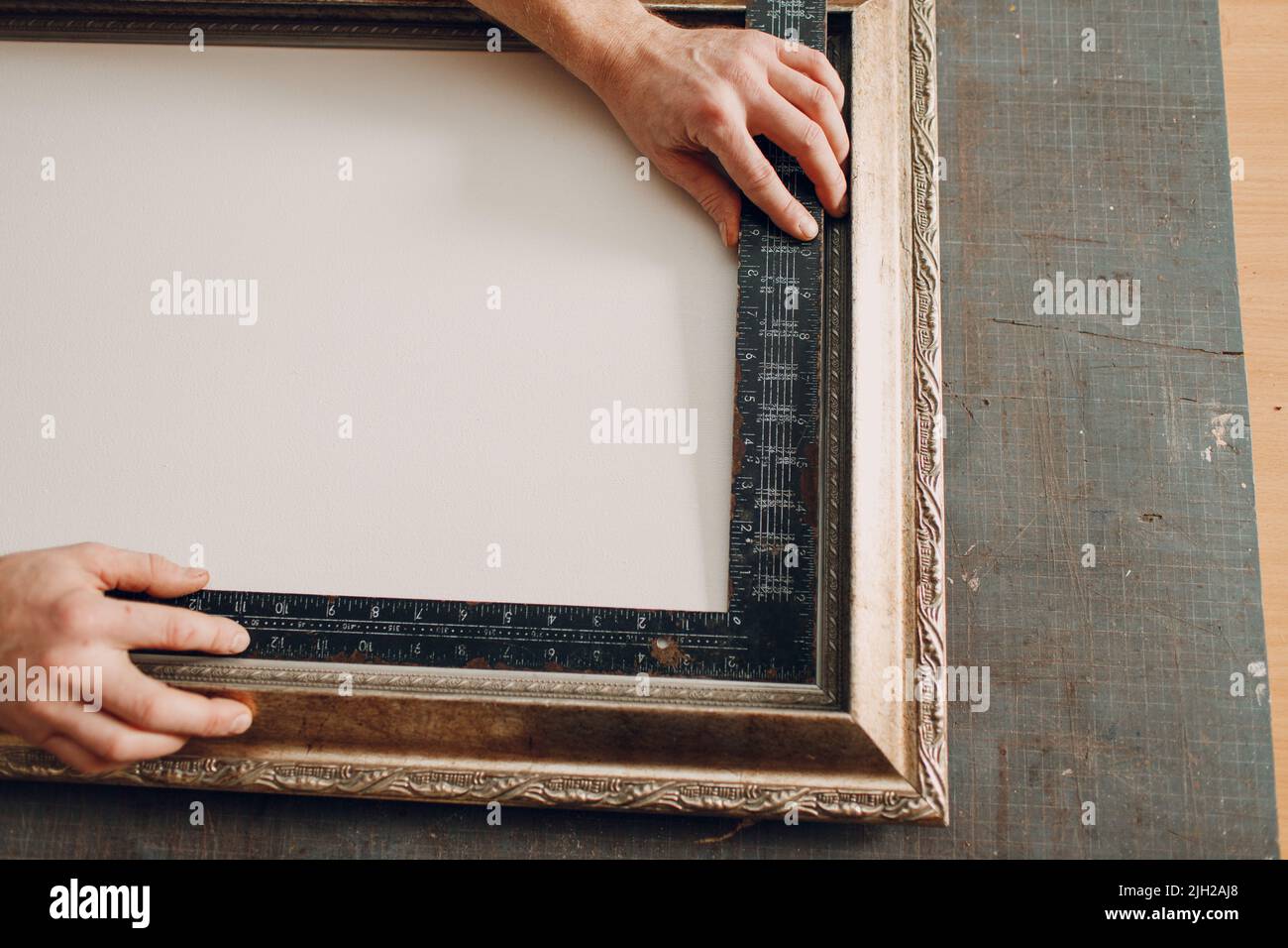 Museum restoration paint hi-res stock photography and images - Alamy