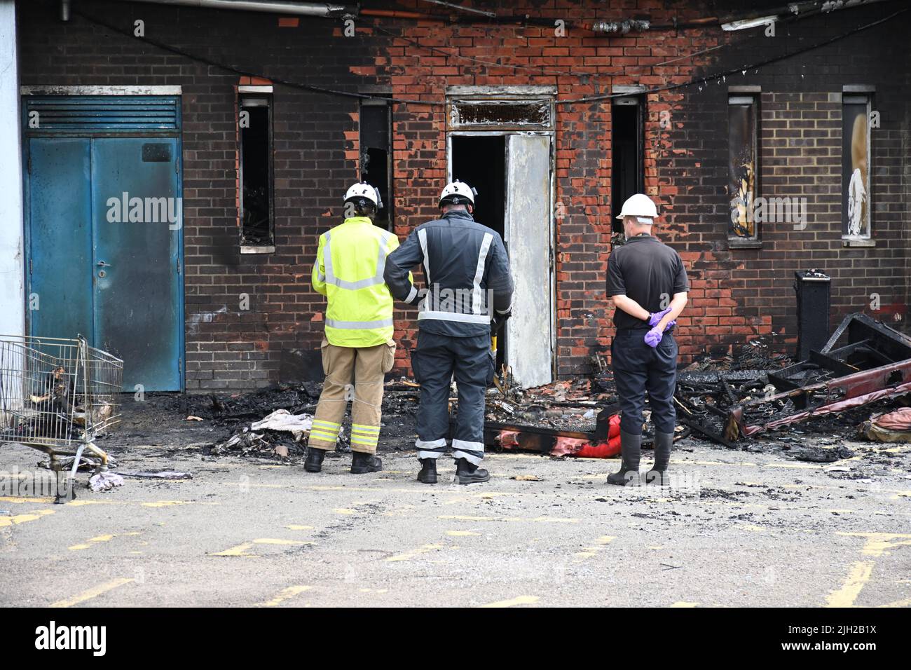 Watford High Rise Tower Flats Fire Arson Stock Photo - Alamy