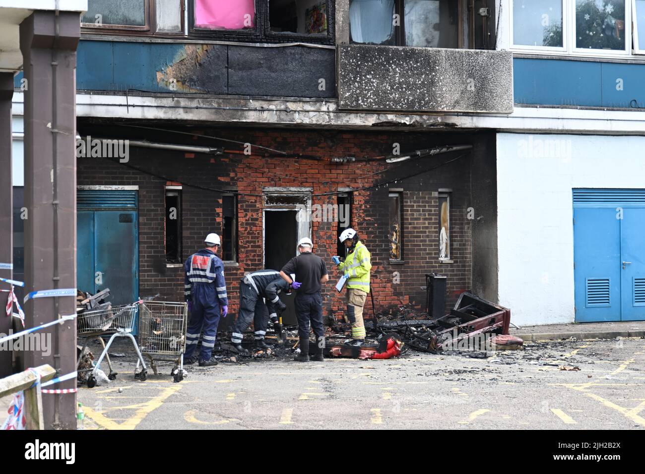 Watford High Rise Tower Flats Fire Arson Stock Photo - Alamy