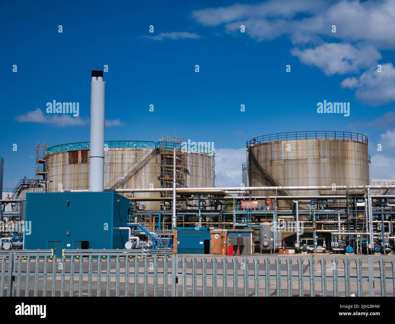 Bitumen plant hi-res stock photography and images - Alamy