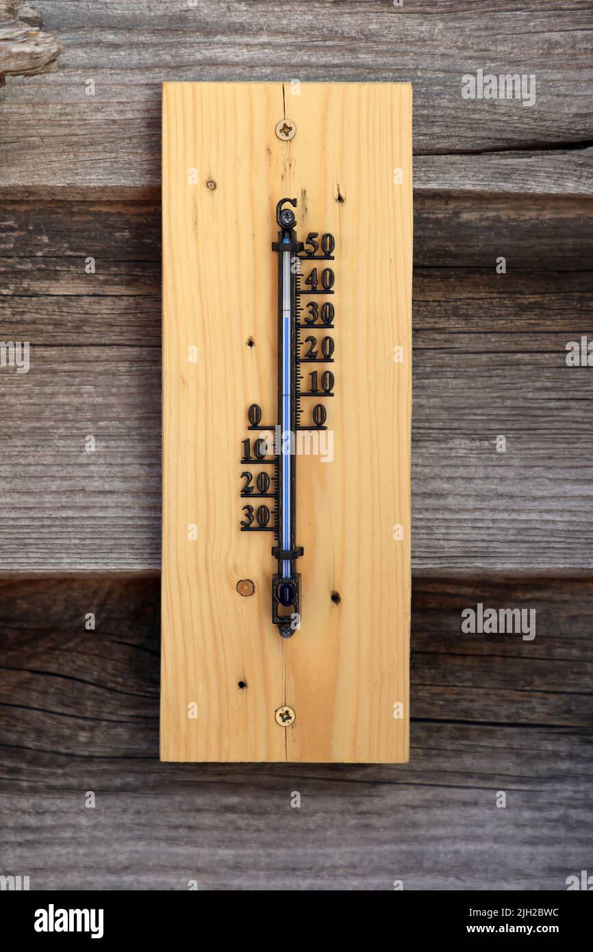 Thermometer shows high temperature on a hot day Stock Photo - Alamy