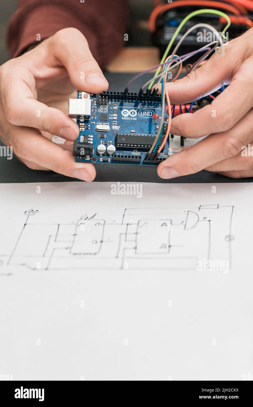 Arduino uno microcontroller hi-res stock photography and images - Alamy