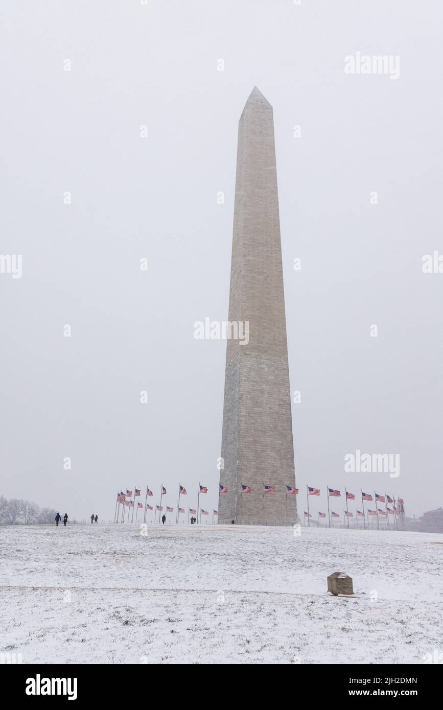 Washington monument snow hi-res stock photography and images - Alamy