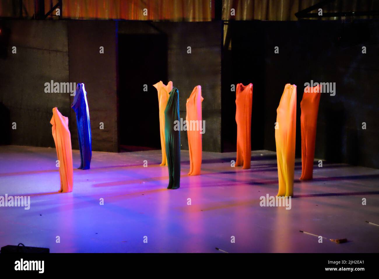 Fullbody hi-res stock photography and images - Alamy