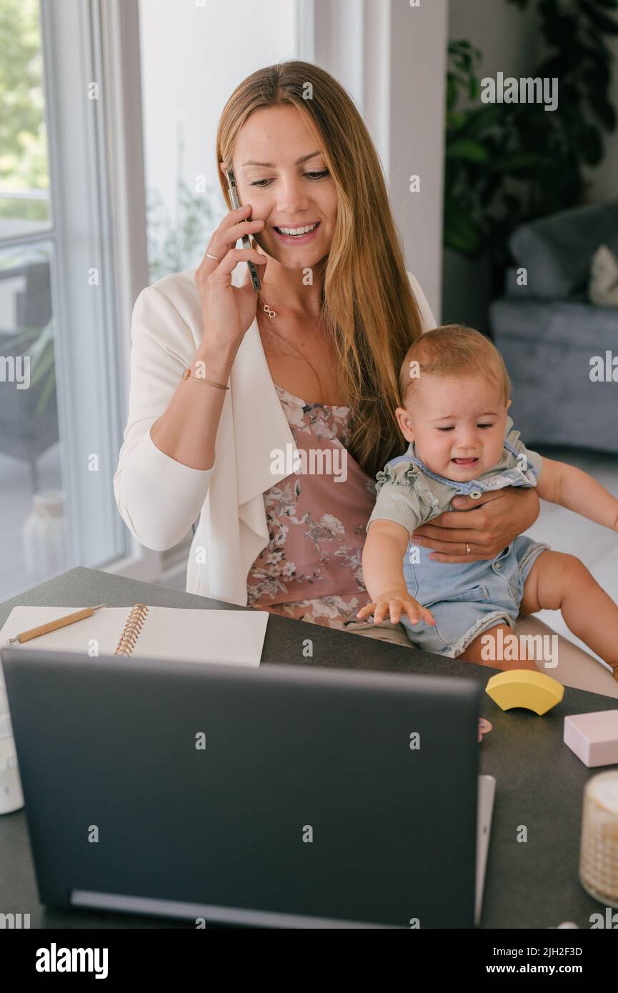 Group of women talking crying hi-res stock photography and images - Alamy