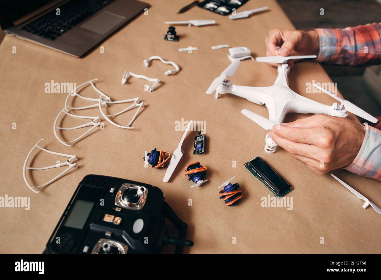 Propellers installing on flying drone, close-up Stock Photo - Alamy