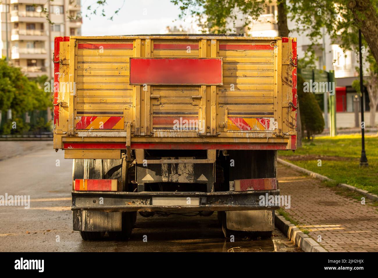 Semi truck store hi-res stock photography and images - Alamy