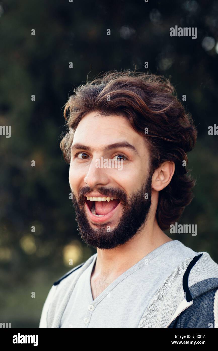 Laughing widely hi-res stock photography and images - Alamy