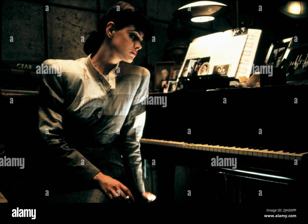 SEAN YOUNG, BLADE RUNNER, 1982 Stock Photo - Alamy