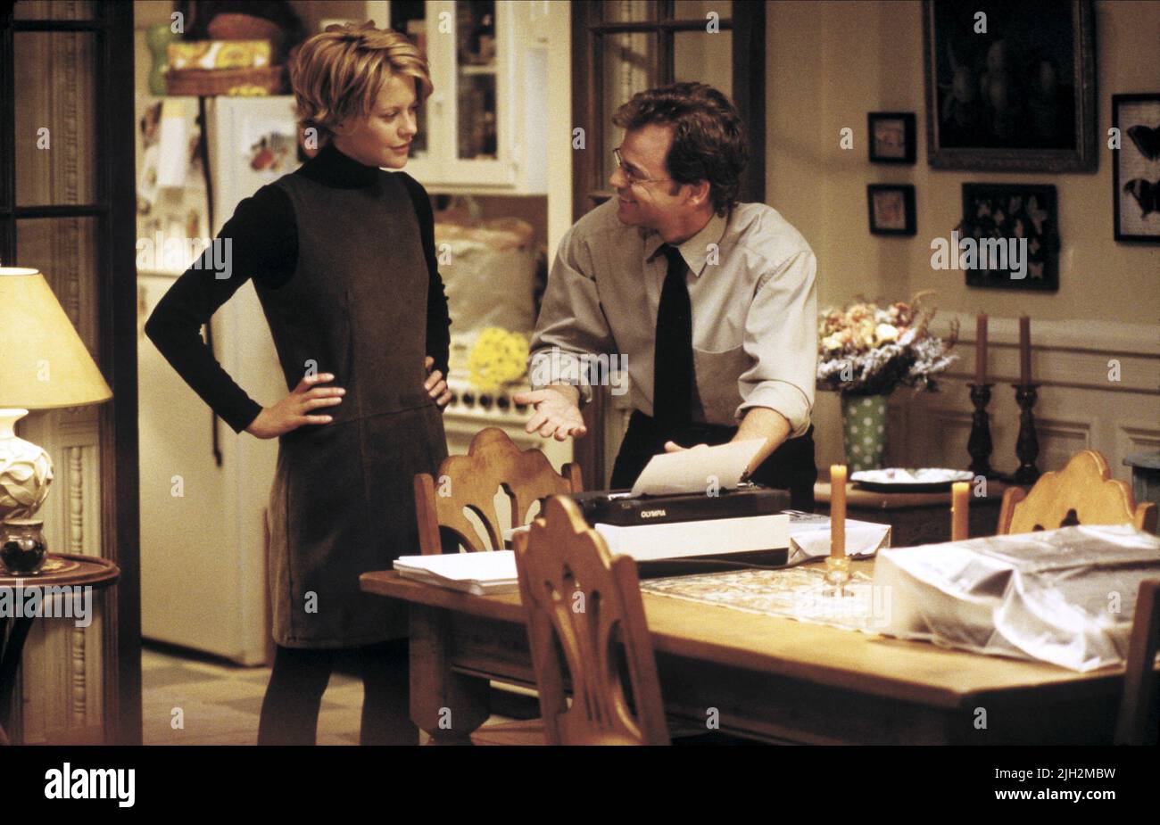 RYAN,KINNEAR, YOU'VE GOT MAIL, 1998 Stock Photo - Alamy