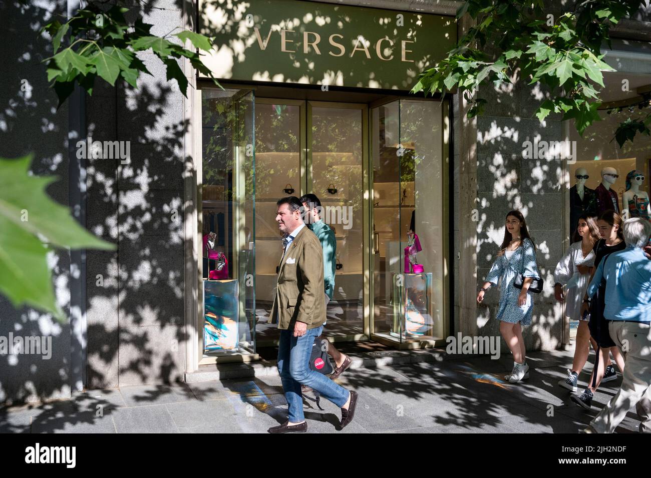 Madrid fashion versace hi-res stock photography and images - Alamy