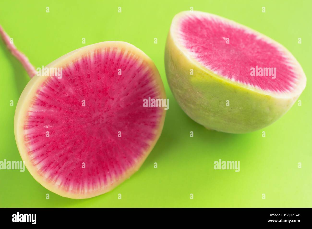 Halves yellow red green pepper hi-res stock photography and images - Alamy