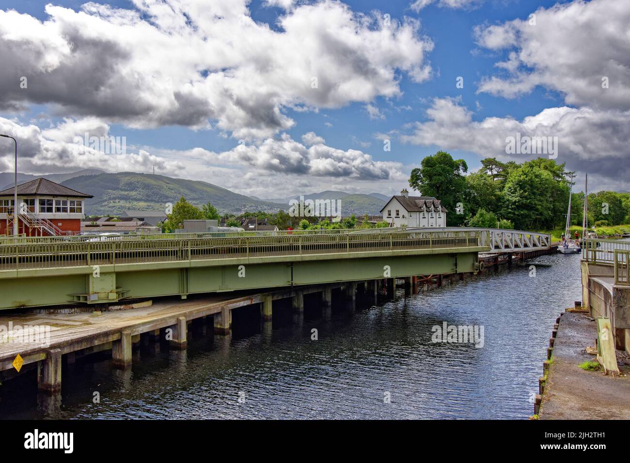 FORT WILLIAM CALEDONIAN CANAL NEPTUNES STAIRCASE A830 ROAD AND RAIL ...