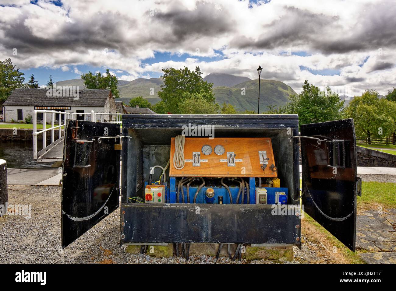 FORT WILLIAM CALEDONIAN CANAL NEPTUNES STAIRCASE CONTROL BOX AND ...